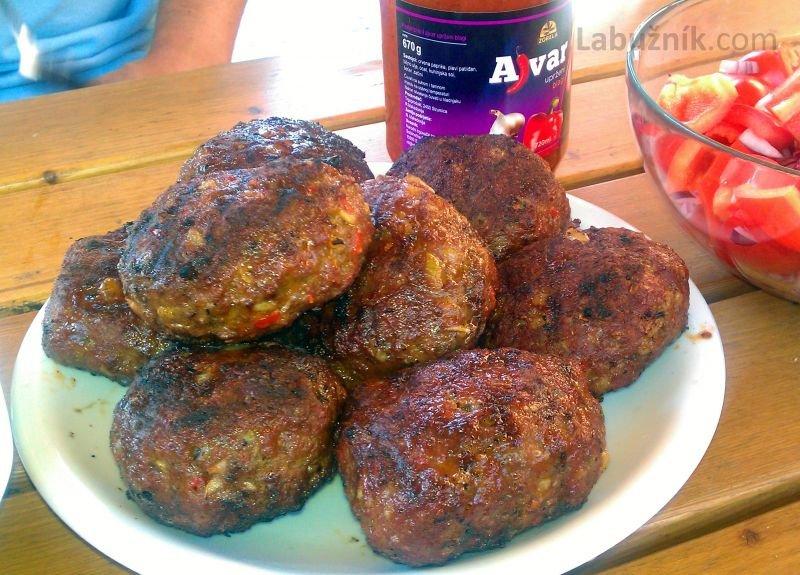 Srbská Pljeskavica recept - Labužník.cz