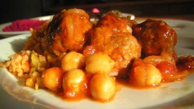 Jehněčí kuličky s rajčatovou omáčkou - Dawood Basha recept - Labužník.cz