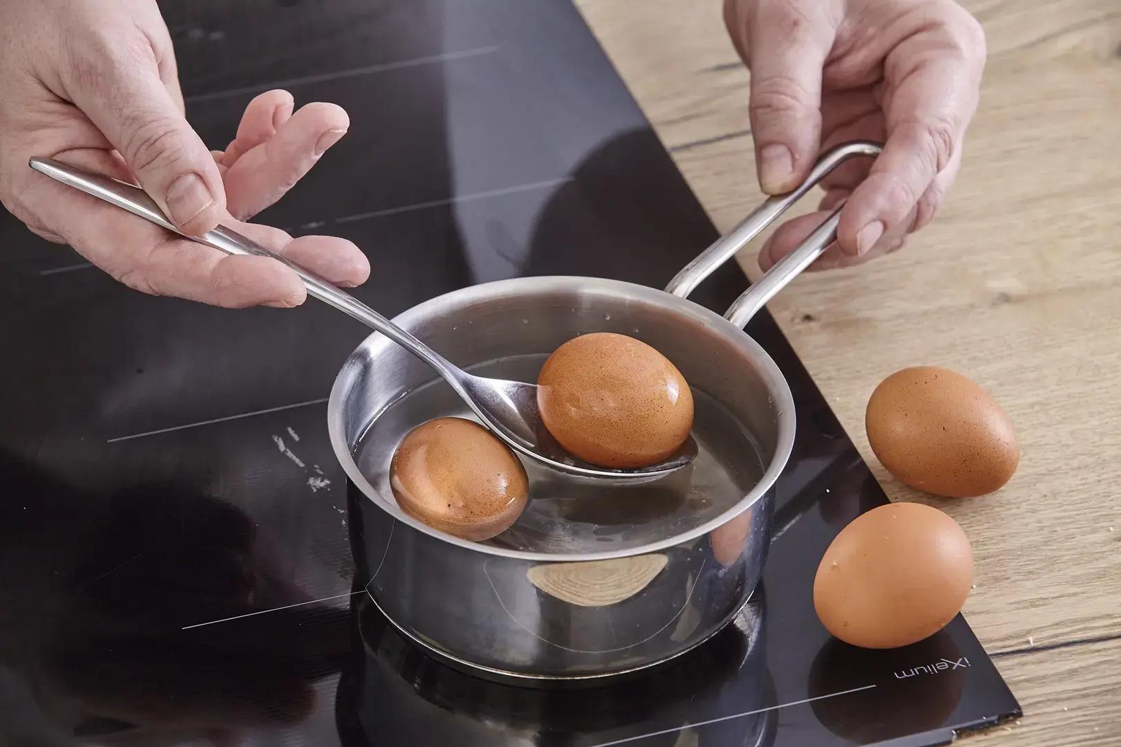 Fotopostup: Skotská vejce se salátem recept - Labužník.cz