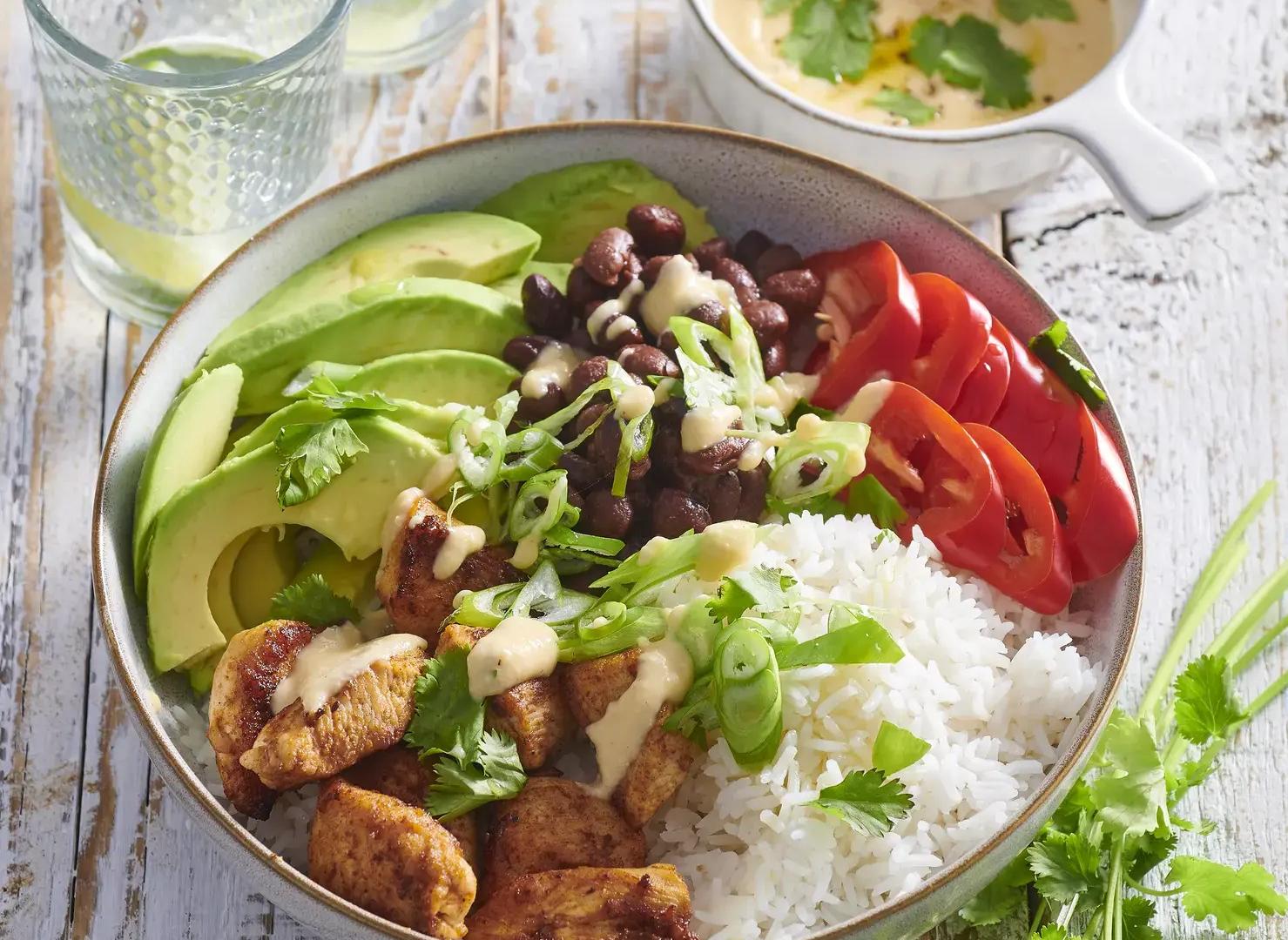 Burrito miska s pečeným kuřetem recept - Labužník.cz